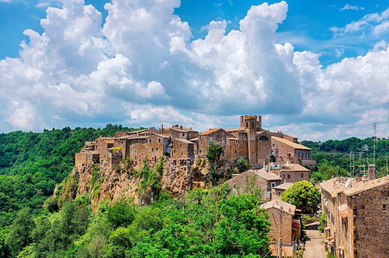 Discover Calcata with us - Discovery Guided Tours